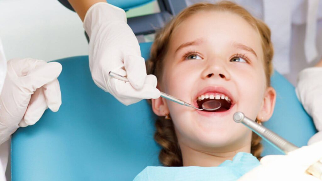 What’s the Right Age for a Child’s First Dental Check-Up? - Expert ...